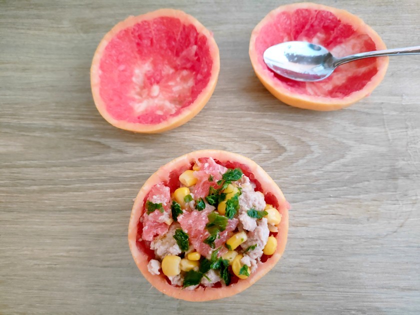 Le pamplemousse farci au thon et au maïs : une recette facile et pas chère