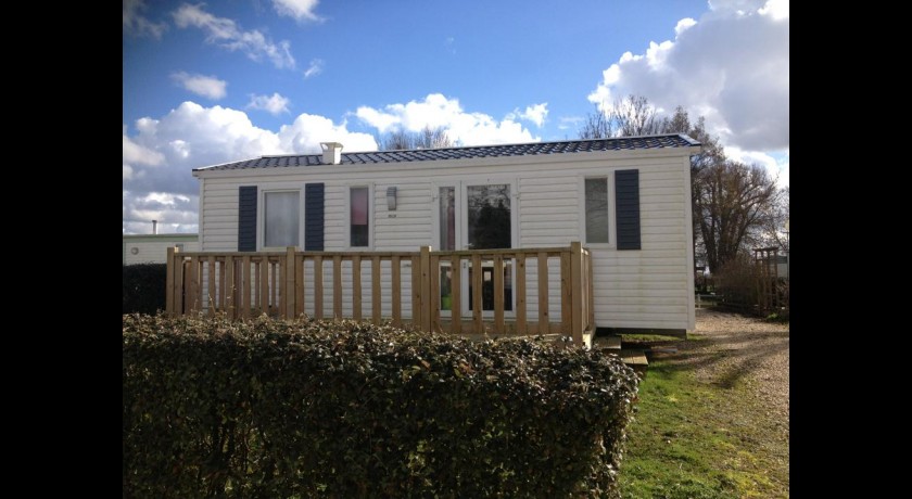 Camping L Ile Adeline Poses