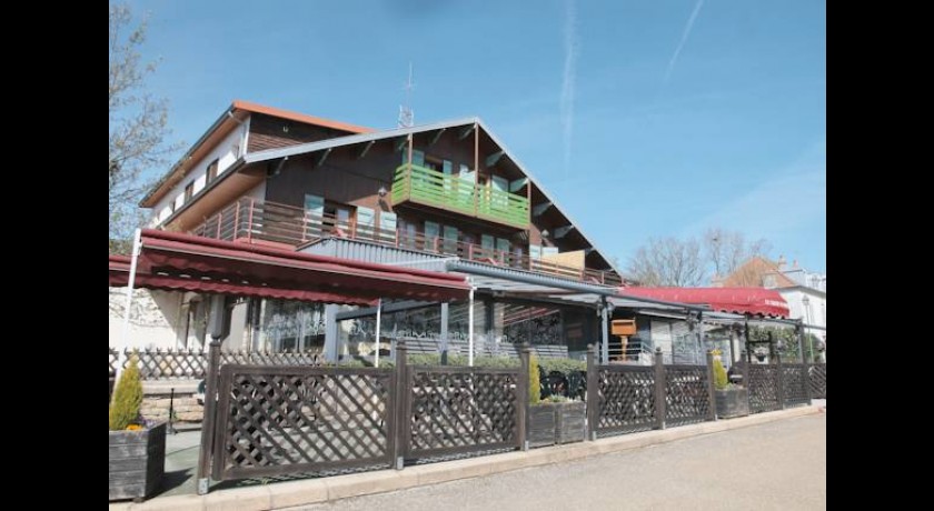 Le Chalet Du Mont Roland Dole