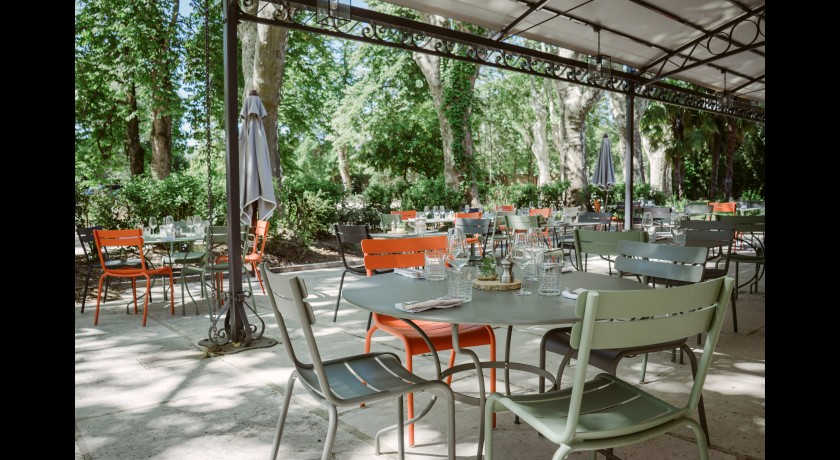 Hôtel & Restaurants - Château De Montcaud Sabran