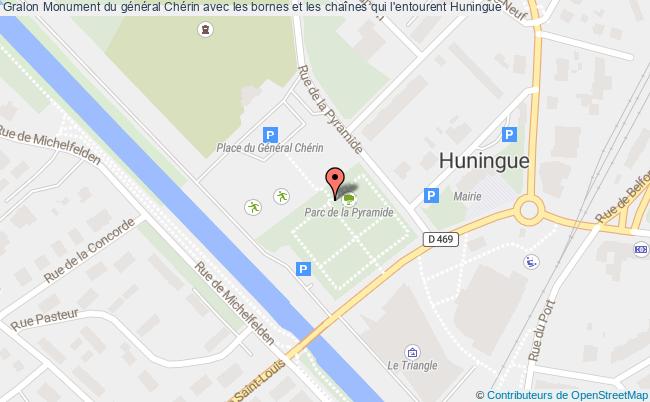 Monument du général chérin avec les bornes et les chaînes qui l ...