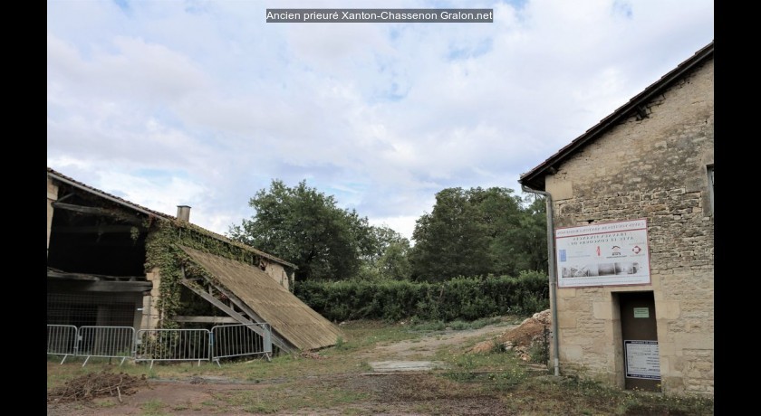 Ancien prieuré Xanton-chassenon tourisme