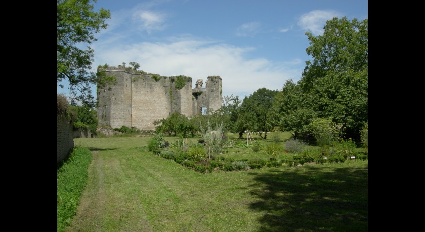 Chateau de montfort Montigny-montfort tourisme