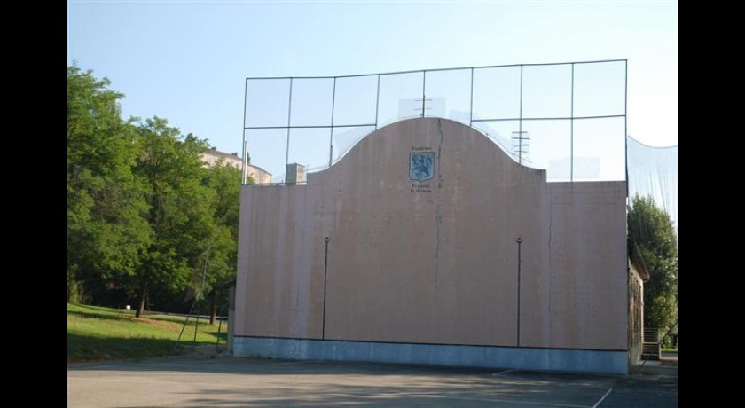 Fronton de pelote basque Poudenas tourisme Fronton