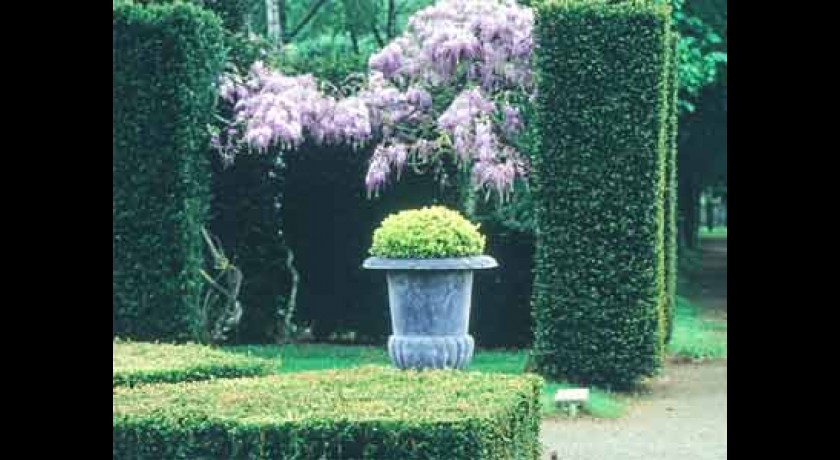 Jardins du château de la ballue Bazouges-la-perouse tourisme Fleurs et ...