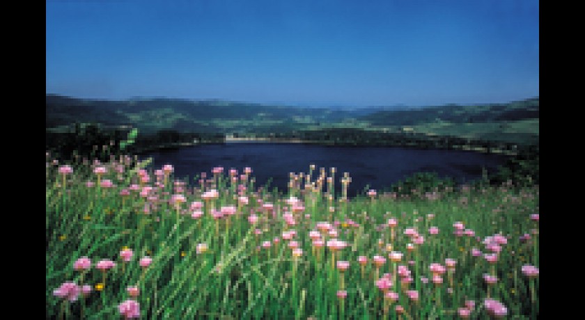Lac d'issarlès Le lac-d'issarlès tourisme