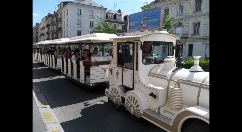 Le petit train de tours Tours tourisme Une façon agréable et ludique de ...
