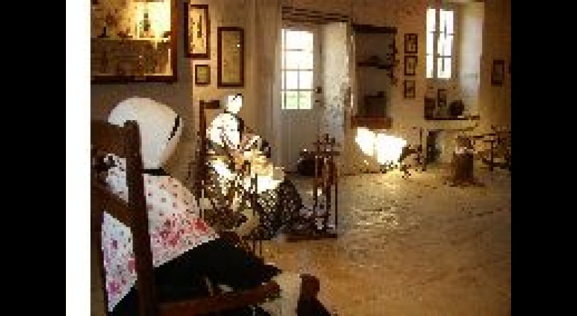 Musée de la vie rurale et de la coiffe Souvigné tourisme Musées